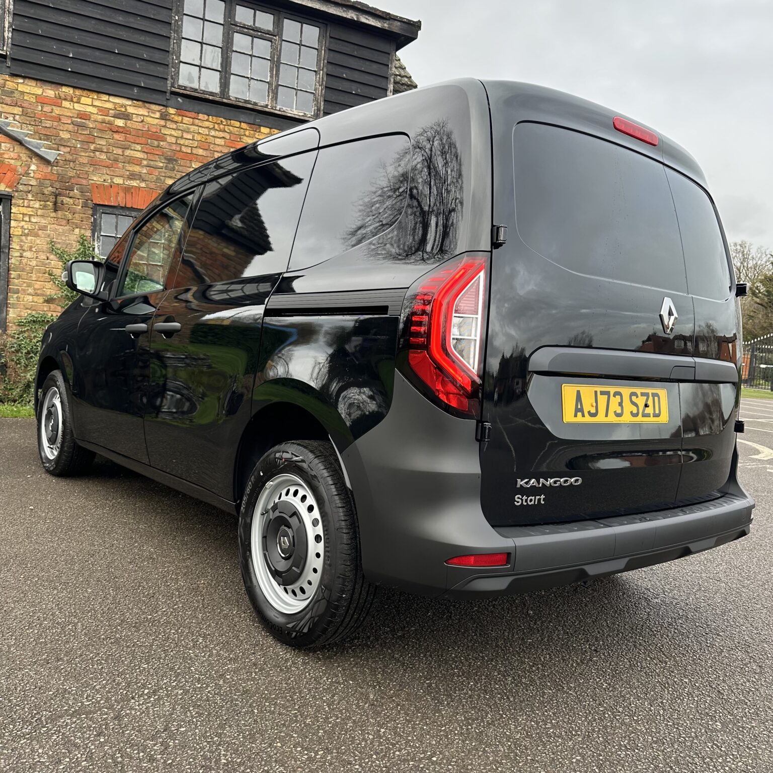 New 73 Reg Renault Trafic (1st Prize) & Renault Kangoo (2nd Prize ...